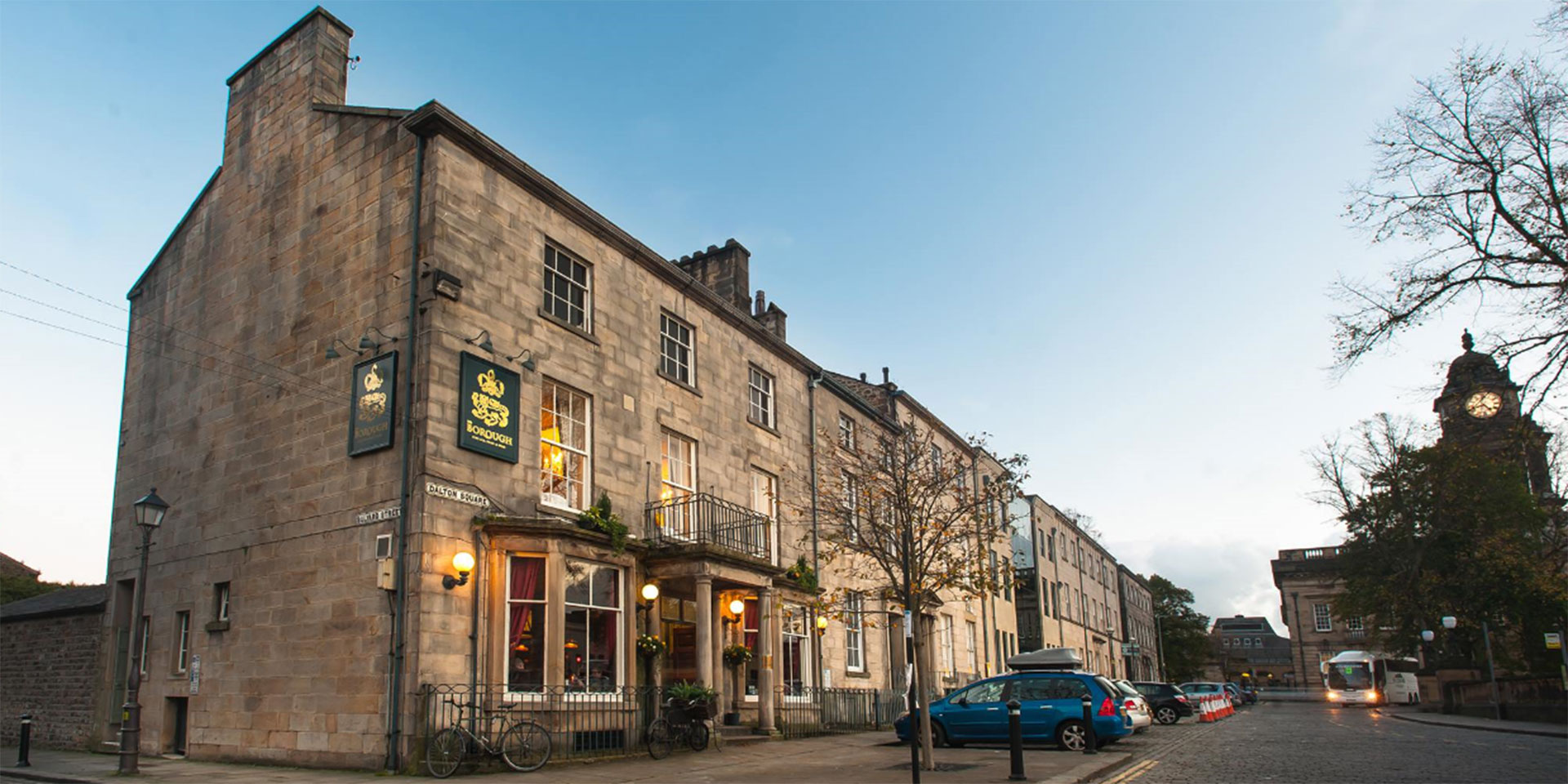 How One Pub Celebrates Retro-Dinners All Year Round!